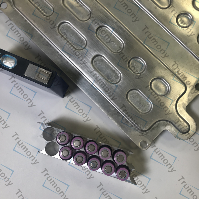 Insulated Battery Cooling Cross Country Vehicle Oval Liquid Flow Cooler ...